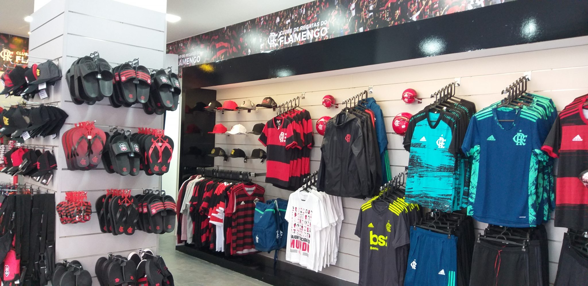 Nova Loja do Flamengo na Rocinha - Fim de Jogo